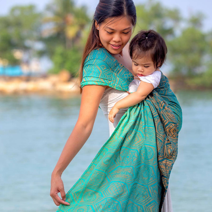 How to Choose the Best Baby Carrier for Summer